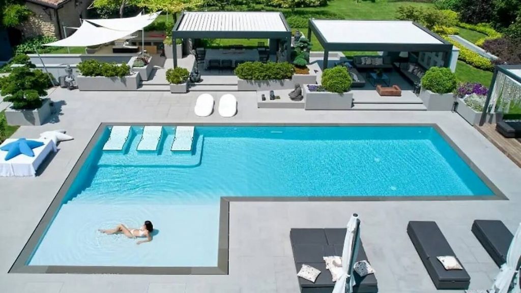 Libertini e nudisti, il Beach Club per adulti sul Po nella bufera – Il ...